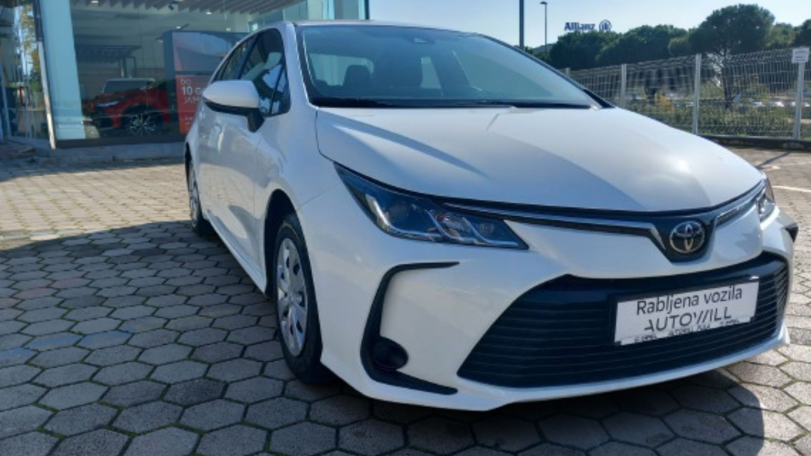RABLJENO VOZILO TOYOTA COROLLA 1,5 VVT-I Mehanički mjenjač BENZIN ...